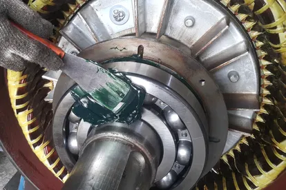 Best Grease for Heavy Equipment: Choosing the Right Grease